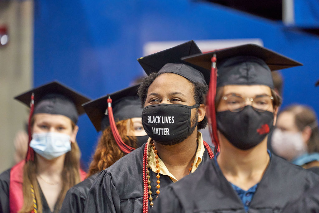 Lawrence High graduates persevere despite pandemic – The Lawrence Times