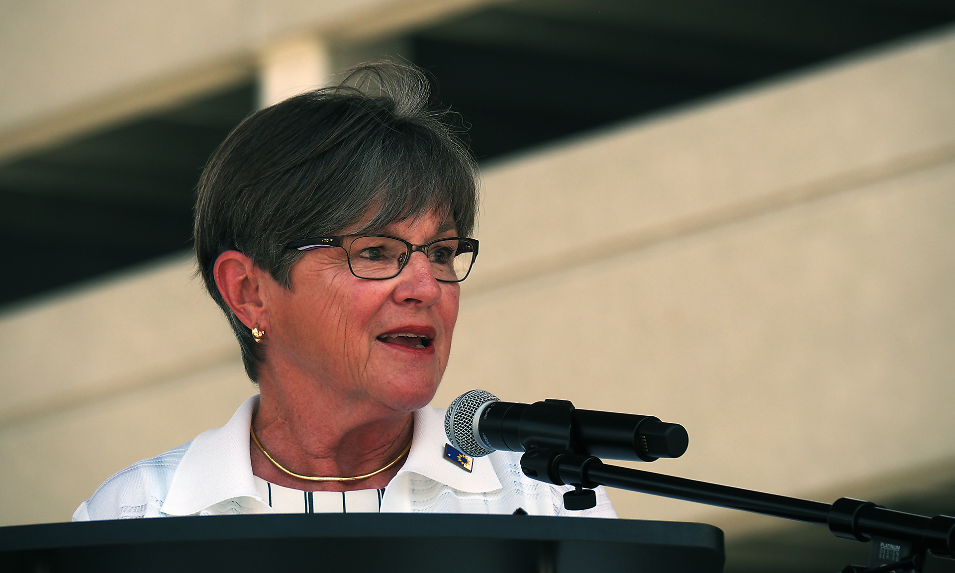 Kelly recommends mask policies, COVID testing and community ...