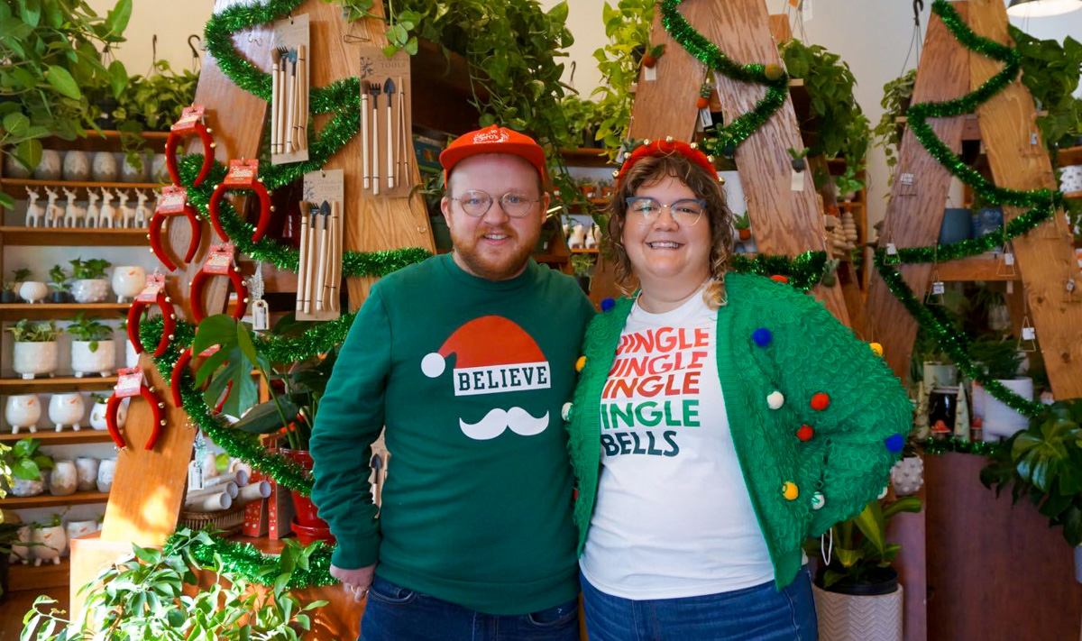 Jingle House pop-up combines plants and holiday cheer – The Lawrence Times