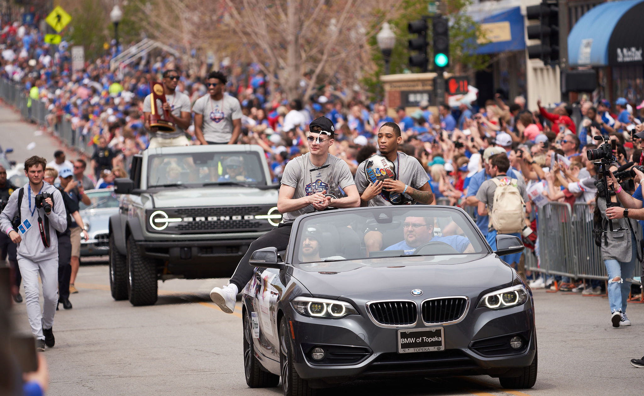National champions on parade: Jayhawks celebrate with thousands of ...