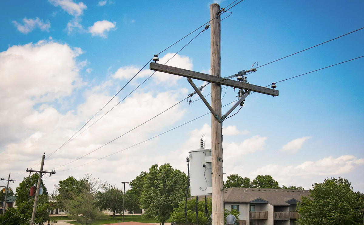 Winds causing tree limbs to blow into powerlines, Evergy warns of ...