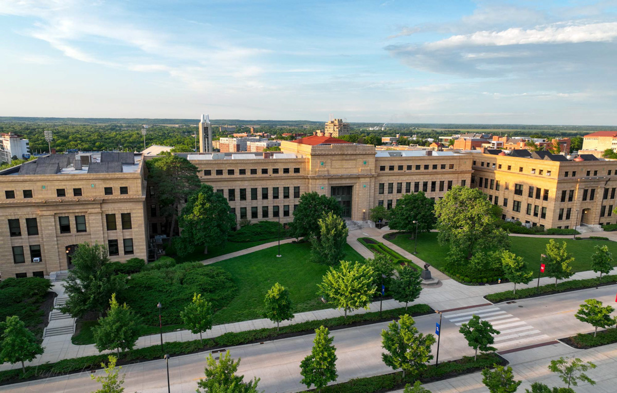 KU faculty, academic staff announce unionization effort – The Lawrence ...