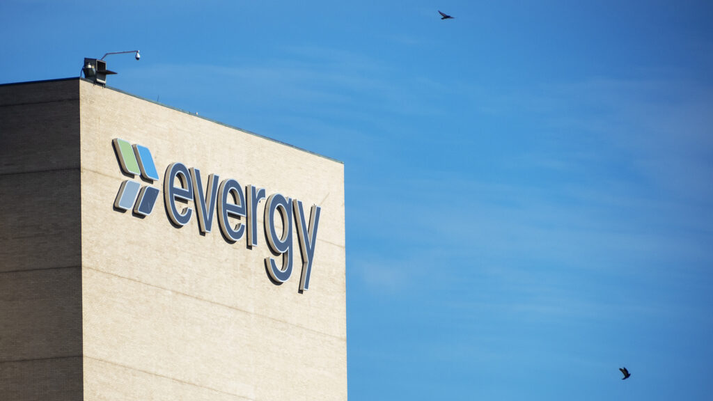 Kansas proposal to regulate Evergy’s charges could save customers millions – The Lawrence Times