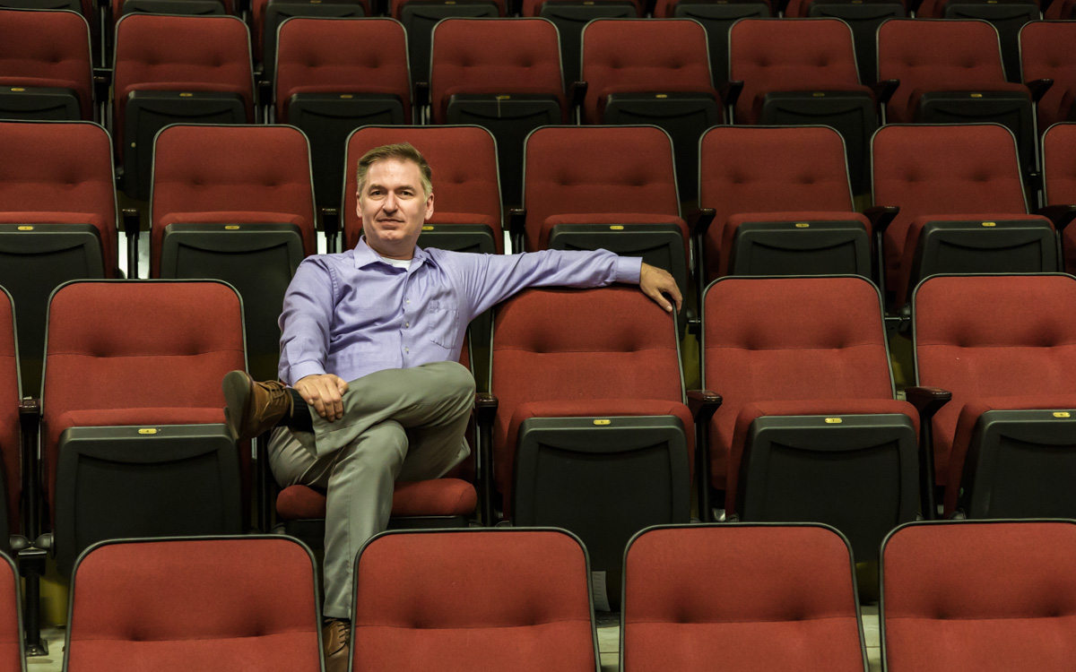 Jamie Ulmer brings his act to a larger stage at Theatre Lawrence – The ...