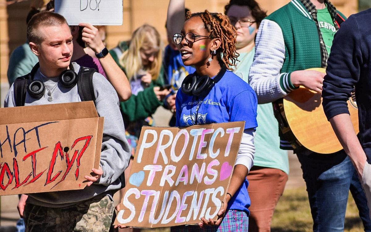 Students protest KU removing gender-inclusive assignments at Grace ...